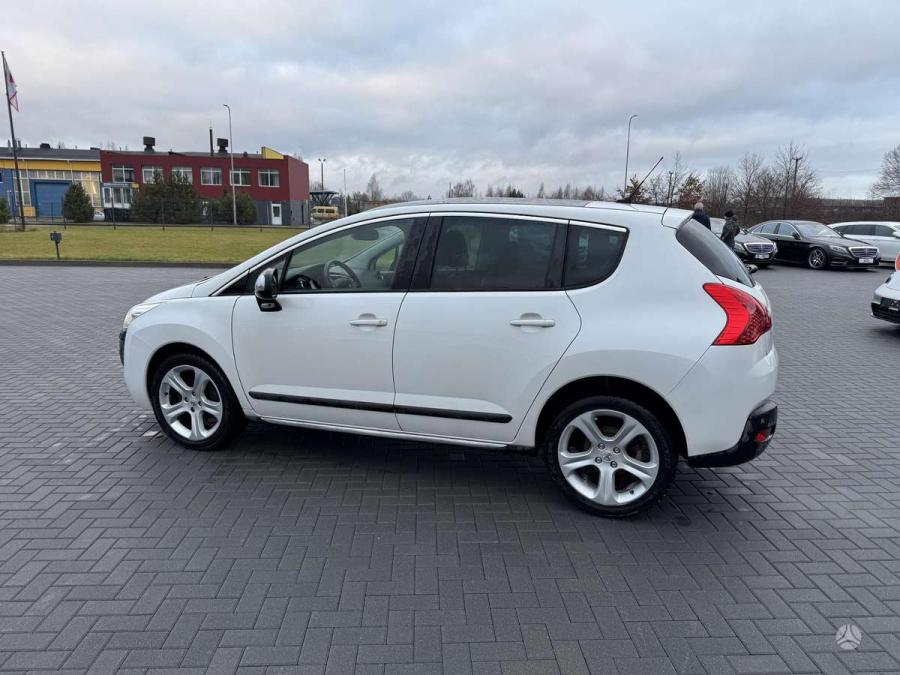 White Peugeot 3008 2012 in Telschi, with an engine capacity of 1.56 L and mileage of 223 thousand km for 4200 €, photo 4 on AUTOMOTO.COM.LV