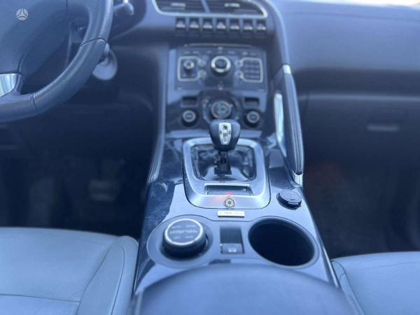 White Peugeot 3008 2012 in Vilnius, with an engine capacity of 2.00 L and mileage of 340 thousand km for 4650 €, photo 11 on AUTOMOTO.COM.LV