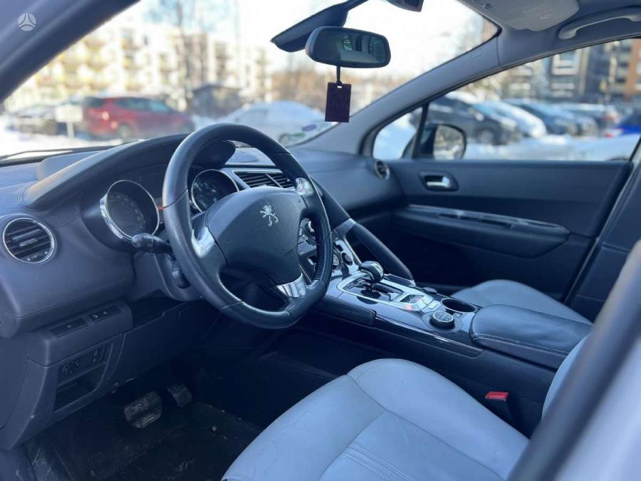 Balts Peugeot 3008 2012 Viļņa, ar dzinēja tilpumu 2.00 L un nobraukumu 340 tūkst. km par 4650 €, foto 13 vietnē AUTOMOTO.COM.LV