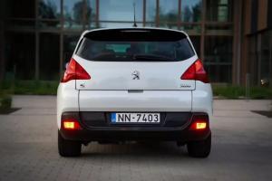 White Peugeot 3008 2012 in Jelgava, with an engine capacity of 2.00 L and mileage of 225 thousand km for 8200 €, photo 6 on AUTOMOTO.COM.LV
