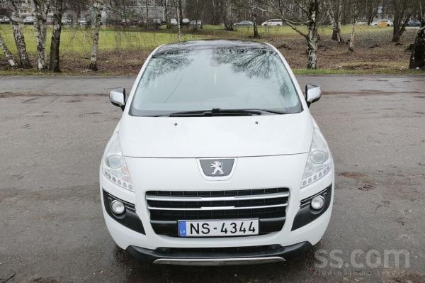 White Peugeot 3008 2013 in Riga, with an engine capacity of 2.00 L and mileage of 241 thousand km for 5100 €, photo 3 on AUTOMOTO.COM.LV