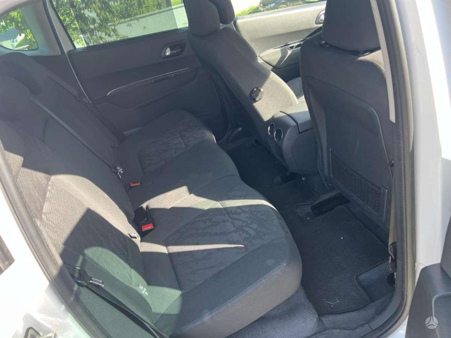 Balts Peugeot 3008 2013 Tauragė, ar dzinēja tilpumu 1.56 L un nobraukumu 249 tūkst. km par 3800 €, foto 16 vietnē AUTOMOTO.COM.LV