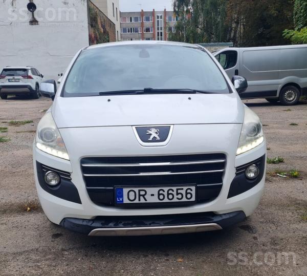 White Peugeot 3008 2013 in Jelgava, with an engine capacity of 2.00 L and mileage of 0 thousand km for 4890 €, photo 1 on AUTOMOTO.COM.LV
