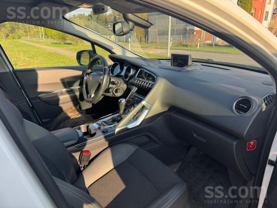 White Peugeot 3008 2014 in Riga, with an engine capacity of 2.00 L and mileage of 320 thousand km for 4500 €, photo 7 on AUTOMOTO.COM.LV