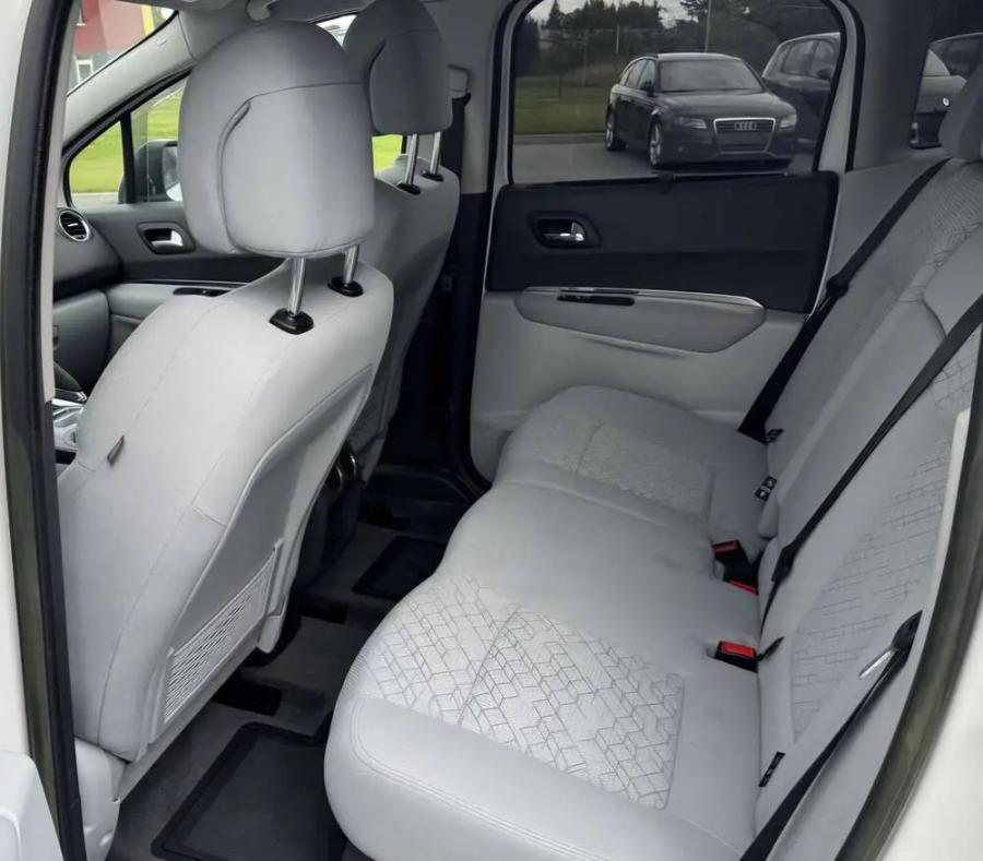 White Peugeot 3008 2014 in Telschi, with an engine capacity of 1.60 L and mileage of 62 thousand km for 6290 €, photo 13 on AUTOMOTO.COM.LV