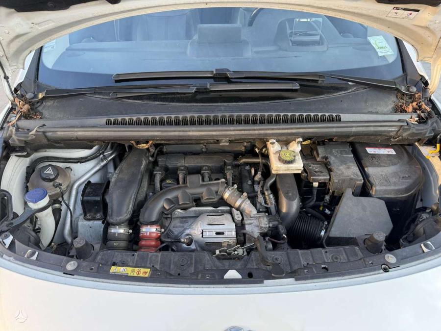 Balts Peugeot 3008 2015 Tauragė, ar dzinēja tilpumu 1.60 L un nobraukumu 152 tūkst. km par 5600 €, foto 32 vietnē AUTOMOTO.COM.LV
