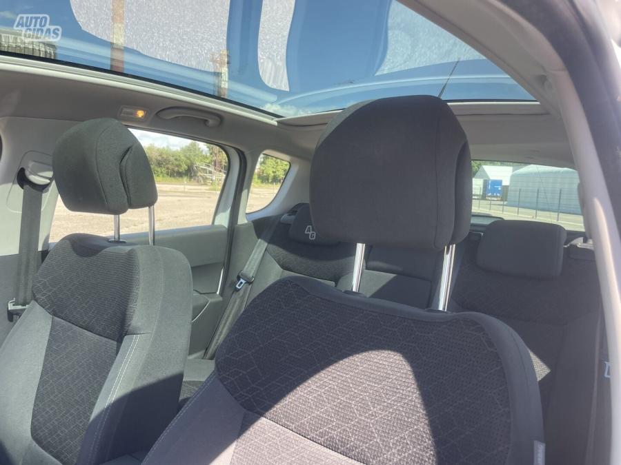 Balts Peugeot 3008 2015 Kauņa, ar dzinēja tilpumu 1.60 L un nobraukumu 298 tūkst. km par 4999 €, foto 29 vietnē AUTOMOTO.COM.LV