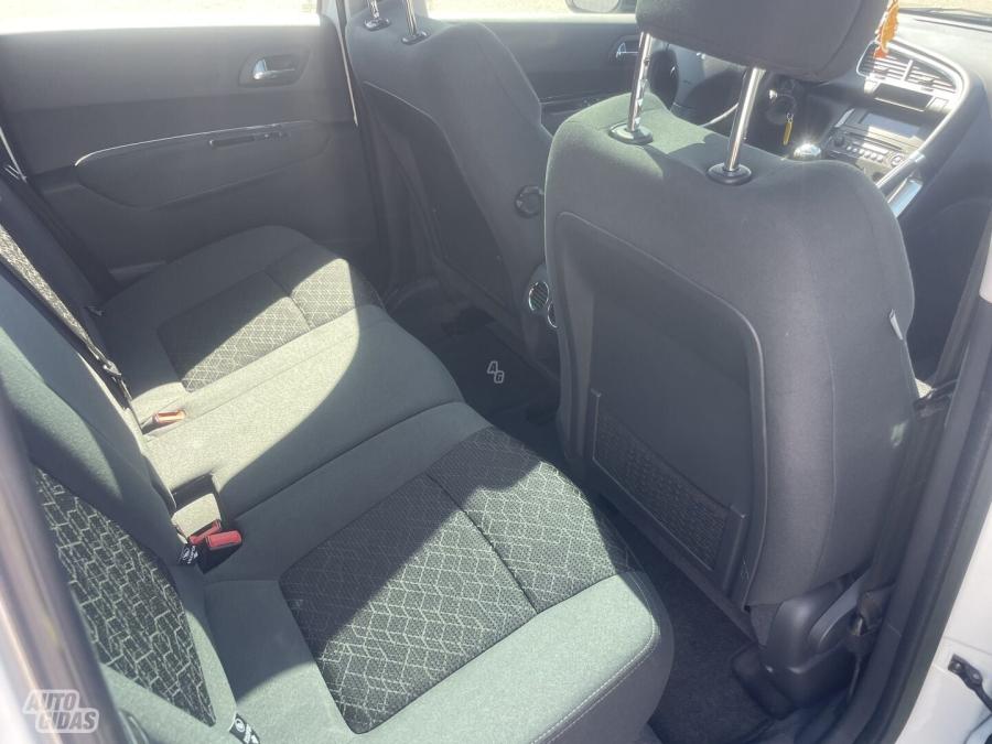 Balts Peugeot 3008 2015 Kauņa, ar dzinēja tilpumu 1.60 L un nobraukumu 298 tūkst. km par 4999 €, foto 32 vietnē AUTOMOTO.COM.LV