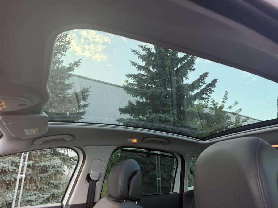 White Peugeot 3008 2015 in Marijampole, with an engine capacity of 1.56 L and mileage of 152 thousand km for 5650 €, photo 12 on AUTOMOTO.COM.LV