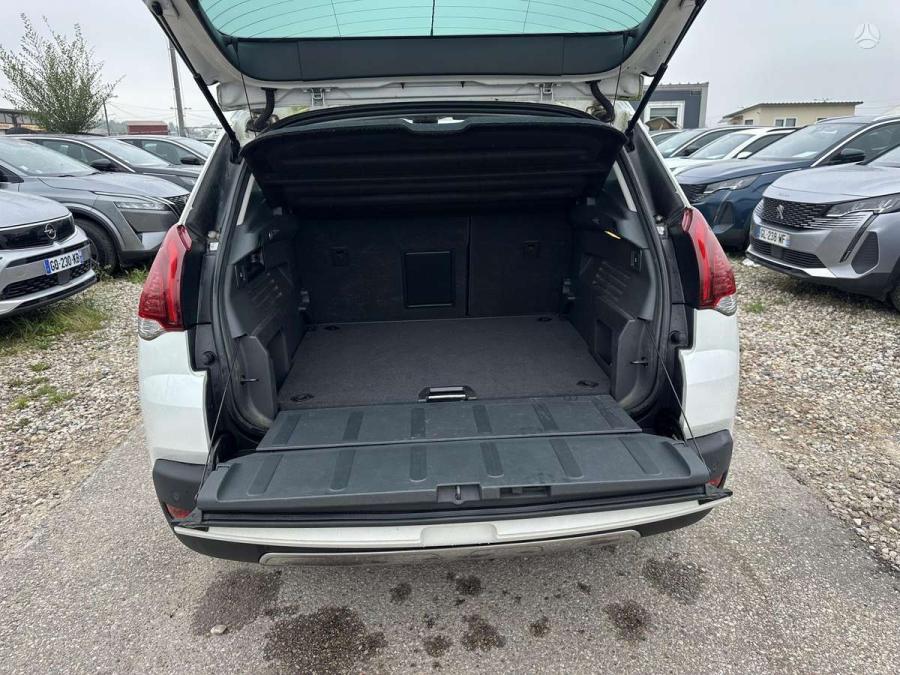 White Peugeot 3008 2015 in Vilnius, with an engine capacity of 1.56 L and mileage of 200 thousand km for 5500 €, photo 9 on AUTOMOTO.COM.LV