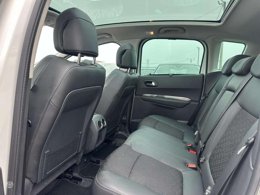 White Peugeot 3008 2015 in Vilnius, with an engine capacity of 1.56 L and mileage of 200 thousand km for 5500 €, photo 11 on AUTOMOTO.COM.LV