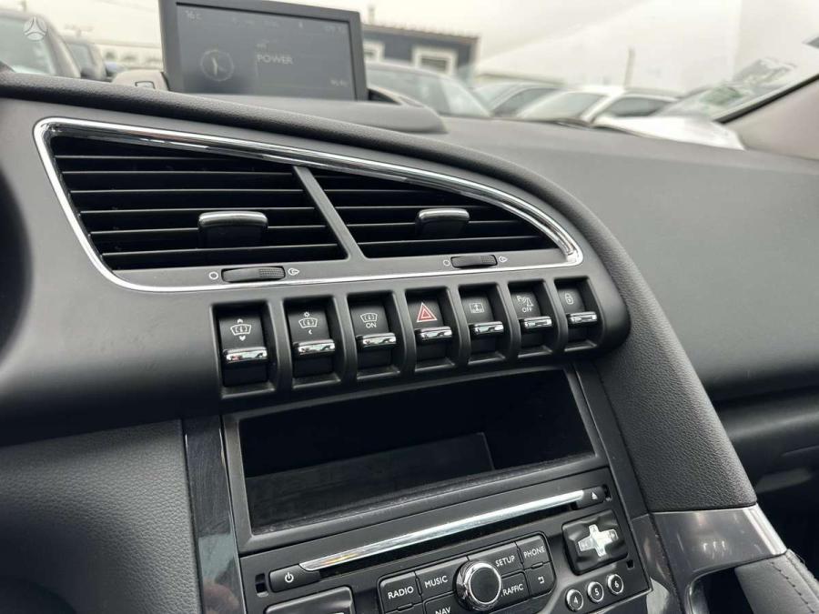 White Peugeot 3008 2015 in Vilnius, with an engine capacity of 1.56 L and mileage of 200 thousand km for 5500 €, photo 18 on AUTOMOTO.COM.LV
