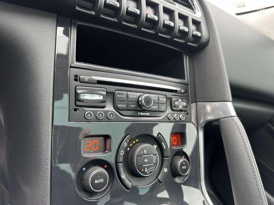 White Peugeot 3008 2015 in Vilnius, with an engine capacity of 1.56 L and mileage of 200 thousand km for 5500 €, photo 19 on AUTOMOTO.COM.LV