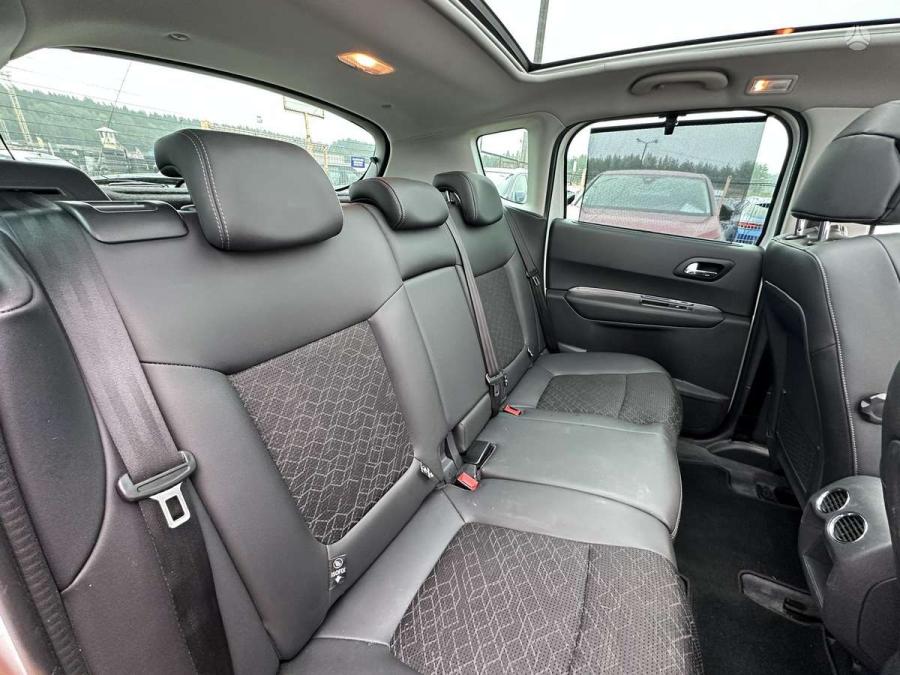White Peugeot 3008 2015 in Vilnius, with an engine capacity of 1.56 L and mileage of 200 thousand km for 5500 €, photo 20 on AUTOMOTO.COM.LV