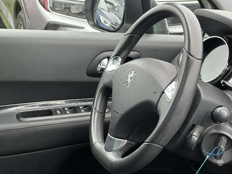 White Peugeot 3008 2015 in Vilnius, with an engine capacity of 1.56 L and mileage of 200 thousand km for 5500 €, photo 21 on AUTOMOTO.COM.LV