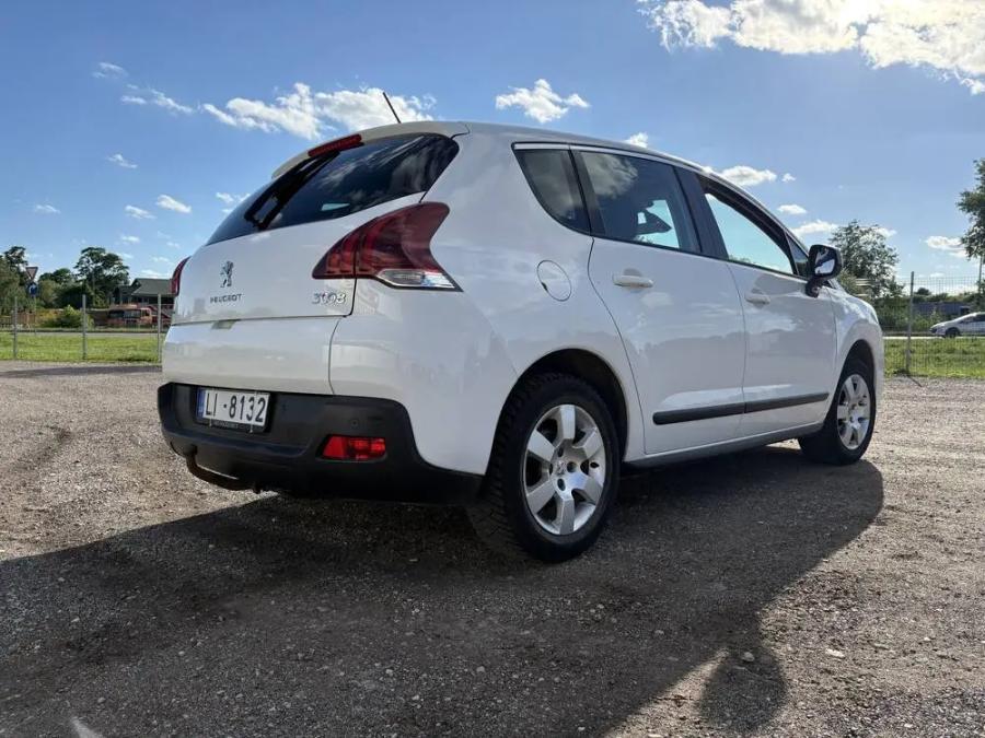 White Peugeot 3008 2016 in Daugavpils, with an engine capacity of 1.60 L and mileage of 210 thousand km for 5750 €, photo 6 on AUTOMOTO.COM.LV