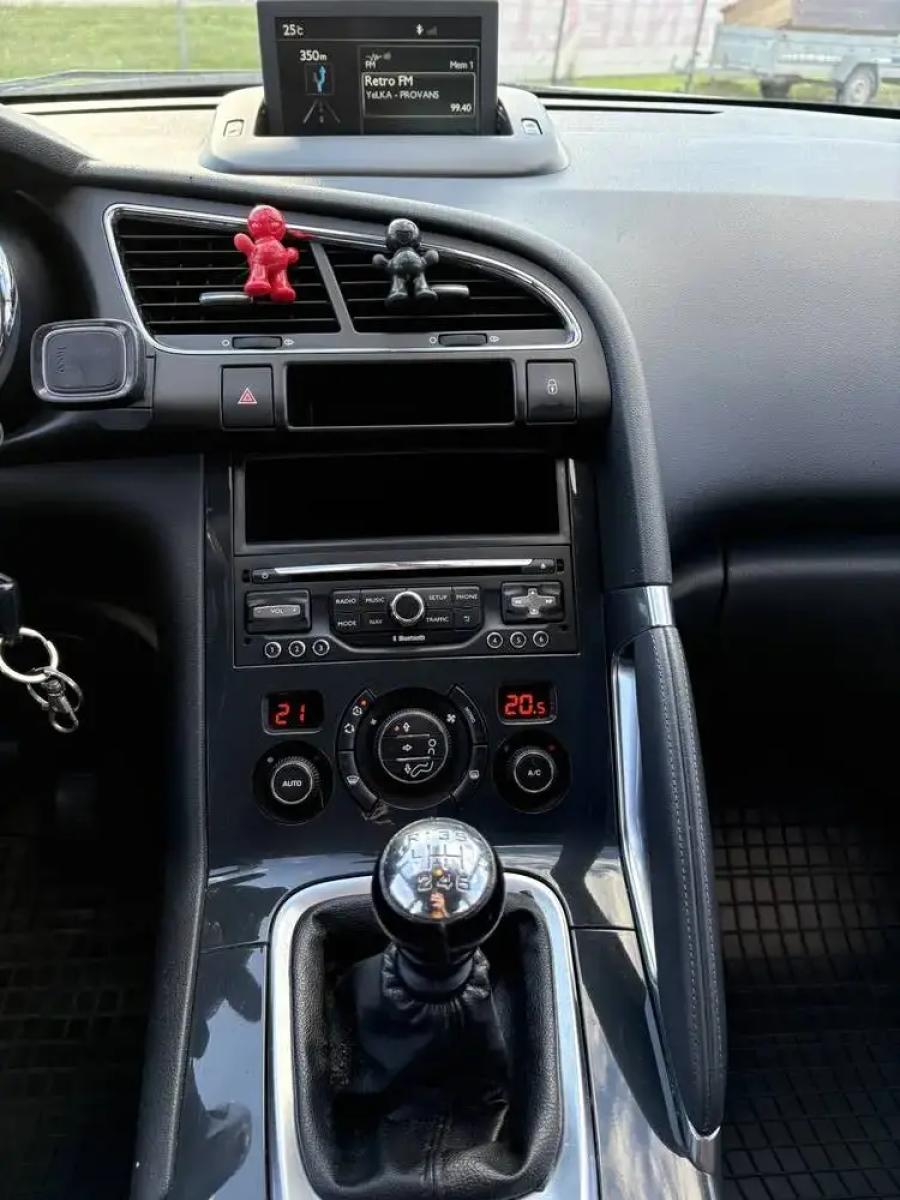 White Peugeot 3008 2016 in Daugavpils, with an engine capacity of 1.60 L and mileage of 210 thousand km for 5750 €, photo 12 on AUTOMOTO.COM.LV