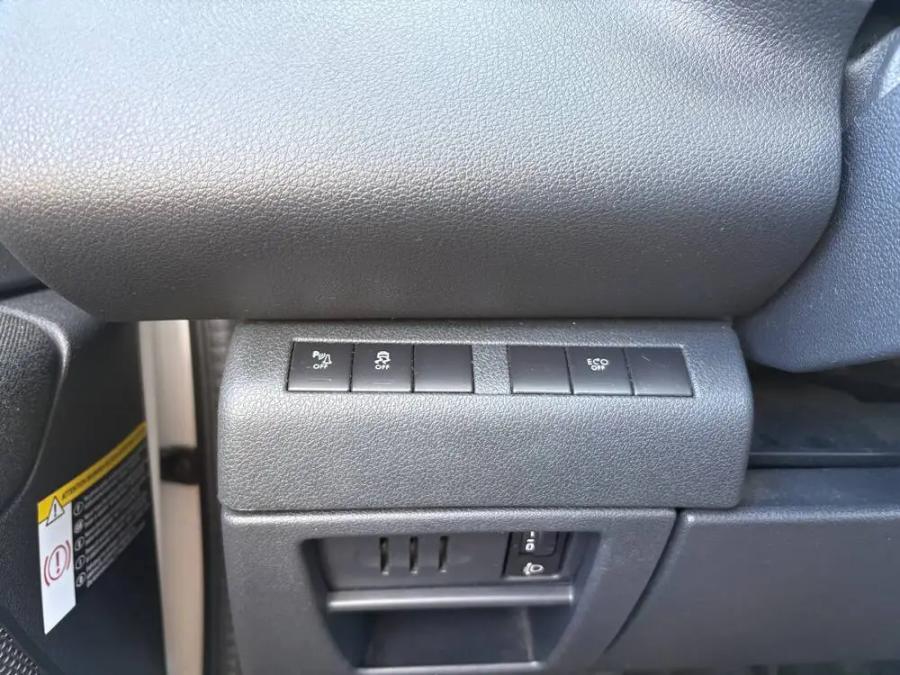 White Peugeot 3008 2016 in Daugavpils, with an engine capacity of 1.60 L and mileage of 210 thousand km for 5750 €, photo 18 on AUTOMOTO.COM.LV