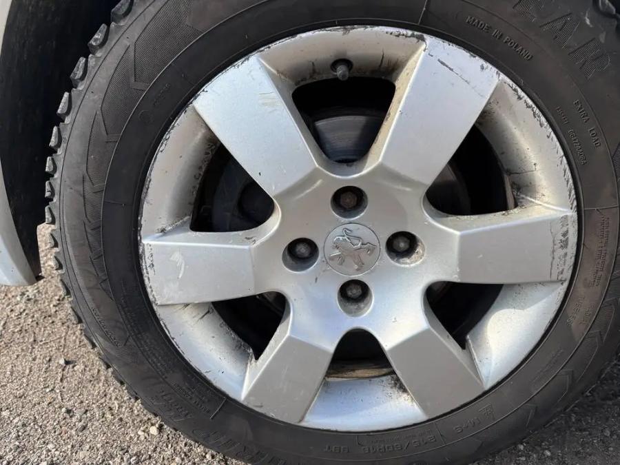 White Peugeot 3008 2016 in Daugavpils, with an engine capacity of 1.60 L and mileage of 210 thousand km for 5750 €, photo 30 on AUTOMOTO.COM.LV