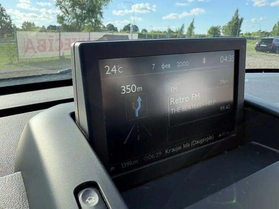 White Peugeot 3008 2016 in Daugavpils, with an engine capacity of 1.60 L and mileage of 210 thousand km for 5750 €, photo 33 on AUTOMOTO.COM.LV