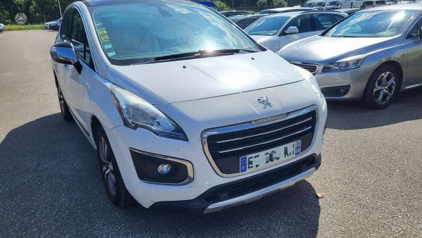 White Peugeot 3008 2016 in Taurage, with an engine capacity of 2.00 L and mileage of 217 thousand km for 5400 €, photo 11 on AUTOMOTO.COM.LV