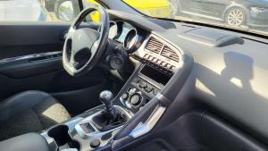 Balts Peugeot 3008 2016 Tauragė, ar dzinēja tilpumu 2.00 L un nobraukumu 217 tūkst. km par 5400 €, foto 17 vietnē AUTOMOTO.COM.LV