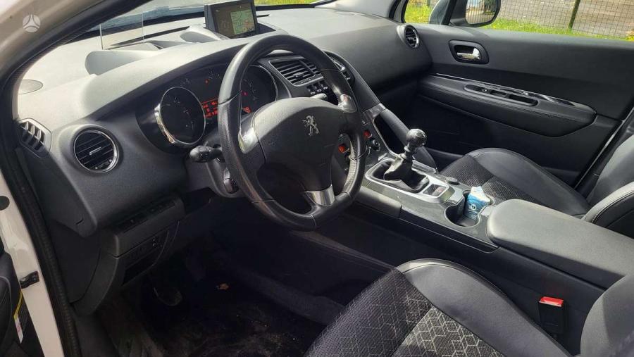 White Peugeot 3008 2016 in Taurage, with an engine capacity of 2.00 L and mileage of 217 thousand km for 5700 €, photo 10 on AUTOMOTO.COM.LV