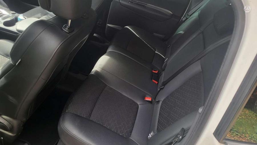 White Peugeot 3008 2016 in Taurage, with an engine capacity of 2.00 L and mileage of 217 thousand km for 5700 €, photo 11 on AUTOMOTO.COM.LV