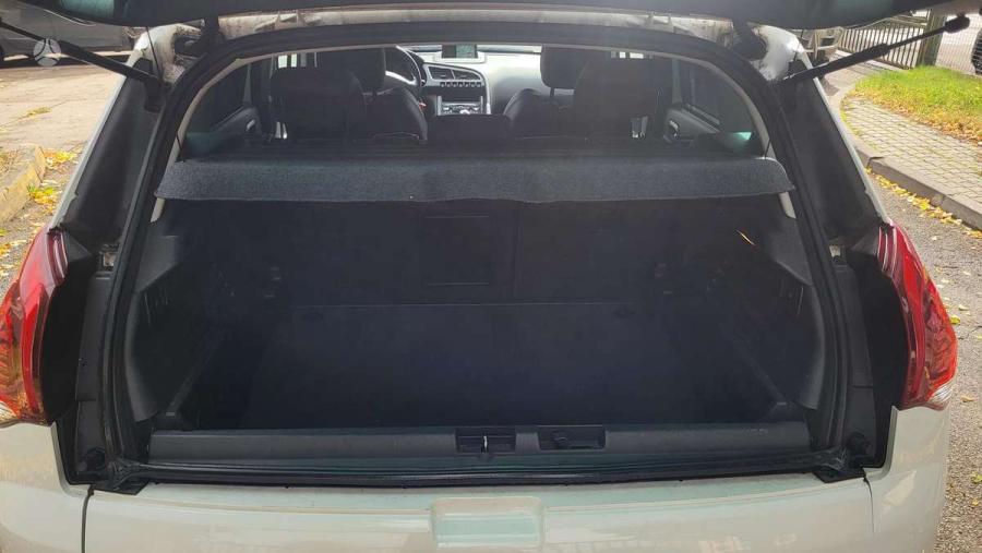 White Peugeot 3008 2016 in Taurage, with an engine capacity of 2.00 L and mileage of 217 thousand km for 5700 €, photo 12 on AUTOMOTO.COM.LV