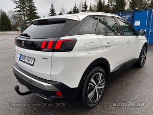 White Peugeot 3008 2017 in Paide, with an engine capacity of 1.20 L and mileage of 223 thousand km for 10990 €, photo 5 on AUTOMOTO.COM.LV