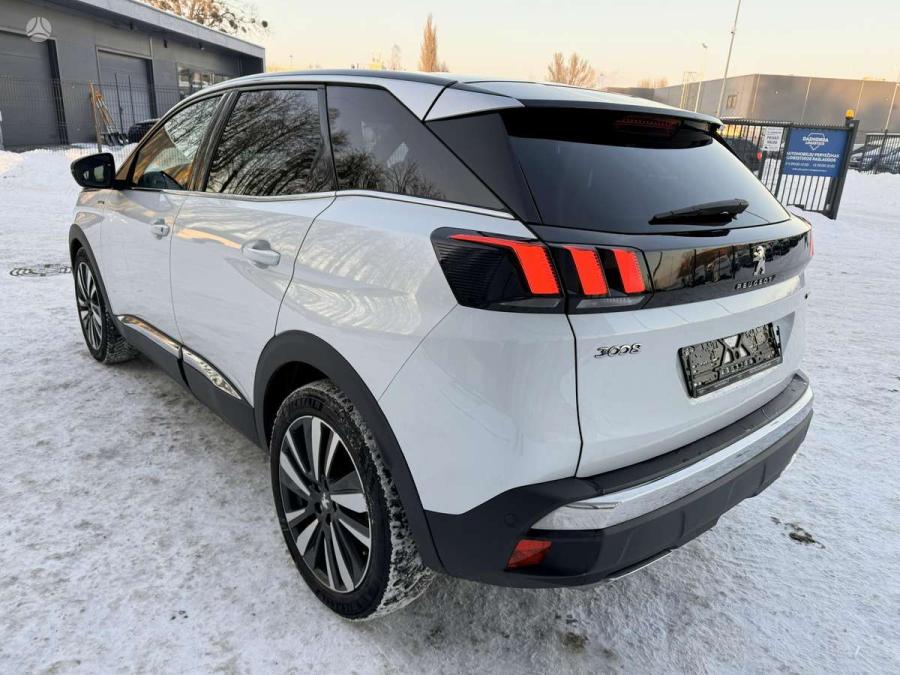 White Peugeot 3008 2017 in Kaunas, with an engine capacity of 1.20 L and mileage of 139 thousand km for 10500 €, photo 5 on AUTOMOTO.COM.LV