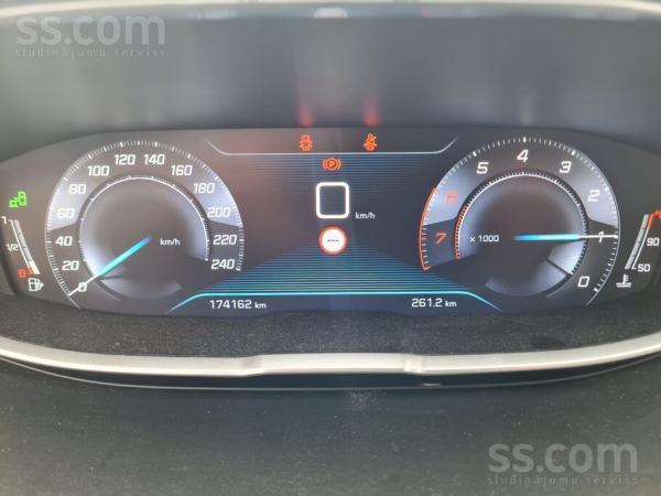 White Peugeot 3008 2017 in Jelgava, with an engine capacity of 1.20 L and mileage of 0 thousand km for 10900 €, photo 2 on AUTOMOTO.COM.LV