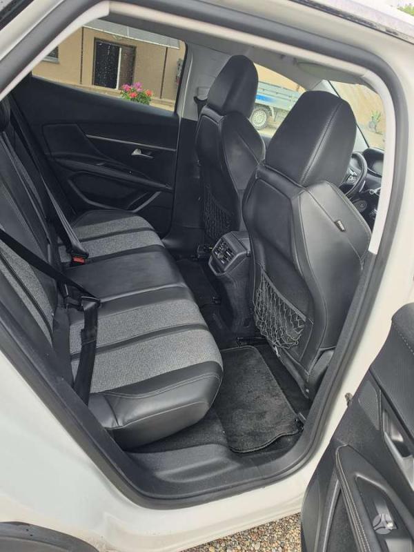 White Peugeot 3008 2017 in Jurbarkas, with an engine capacity of 1.56 L and mileage of 195 thousand km for 12500 €, photo 6 on AUTOMOTO.COM.LV