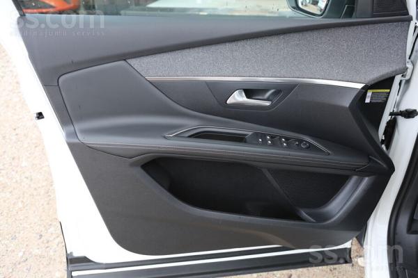 White Peugeot 3008 2017 in Tukums, with an engine capacity of 1.60 L and mileage of 194 thousand km for 13990 €, photo 10 on AUTOMOTO.COM.LV