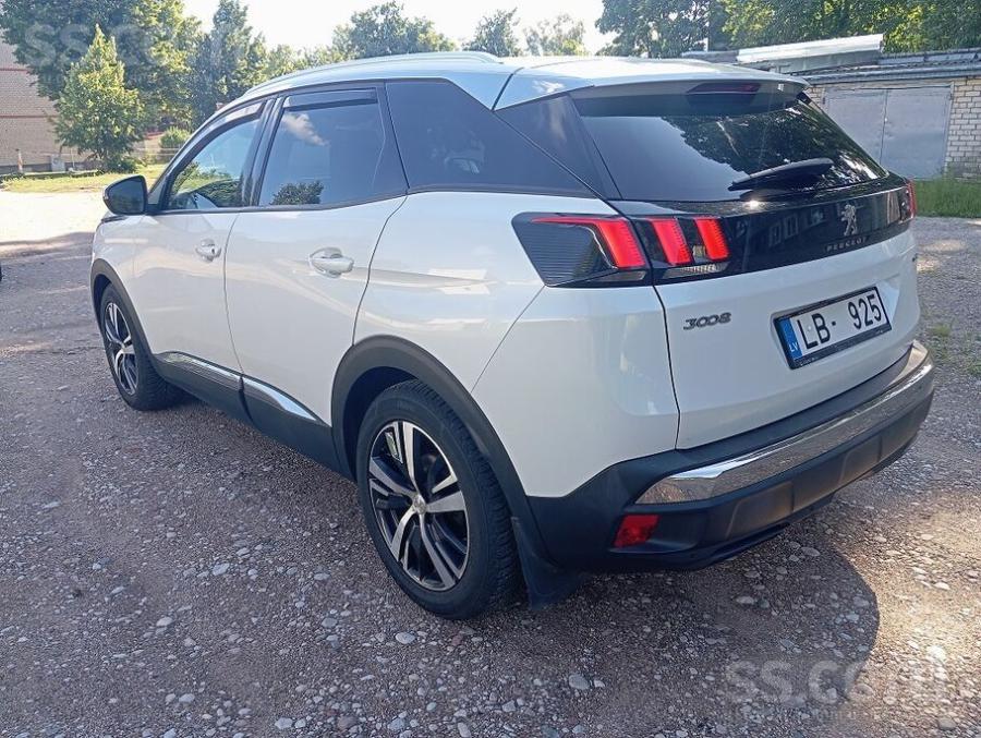 White Peugeot 3008 2017 in Ventspils, with an engine capacity of 1.20 L and mileage of 167 thousand km for 9000 €, photo 1 on AUTOMOTO.COM.LV