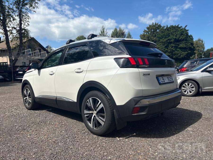 White Peugeot 3008 2017 in Riga, with an engine capacity of 1.20 L and mileage of 0 thousand km for 9300 €, photo 5 on AUTOMOTO.COM.LV