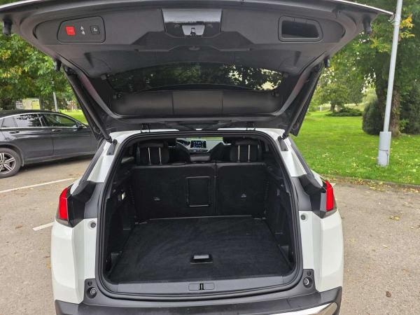 White Peugeot 3008 2017 in Taurage, with an engine capacity of 2.00 L and mileage of 187 thousand km for 12900 €, photo 8 on AUTOMOTO.COM.LV