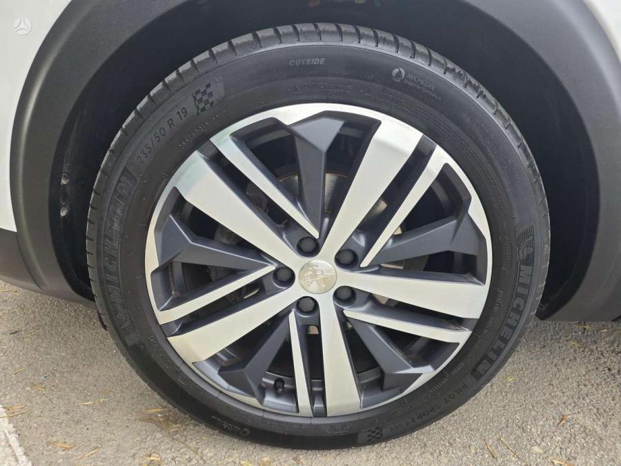 White Peugeot 3008 2017 in Taurage, with an engine capacity of 2.00 L and mileage of 187 thousand km for 12900 €, photo 10 on AUTOMOTO.COM.LV