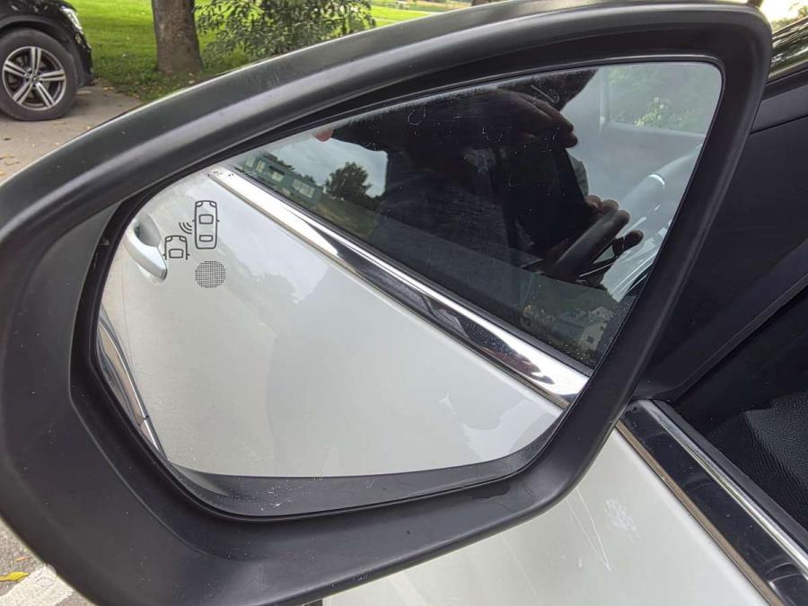 White Peugeot 3008 2017 in Taurage, with an engine capacity of 2.00 L and mileage of 187 thousand km for 12900 €, photo 11 on AUTOMOTO.COM.LV