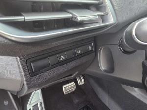 White Peugeot 3008 2017 in Taurage, with an engine capacity of 2.00 L and mileage of 187 thousand km for 12900 €, photo 15 on AUTOMOTO.COM.LV