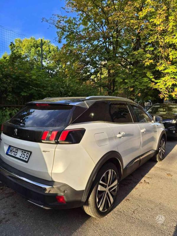 Peugeot 3008 2017 in Vilnius on AUTOMOTO.COM.LV White Peugeot 3008 2017 in Vilnius, with an engine capacity of 2.00 L and mileage of 292 thousand km for 11900 €, photo 3 on AUTOMOTO.COM.LV