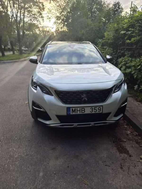 Peugeot 3008 2017 in Vilnius on AUTOMOTO.COM.LV White Peugeot 3008 2017 in Vilnius, with an engine capacity of 2.00 L and mileage of 292 thousand km for 11900 €, photo 5 on AUTOMOTO.COM.LV
