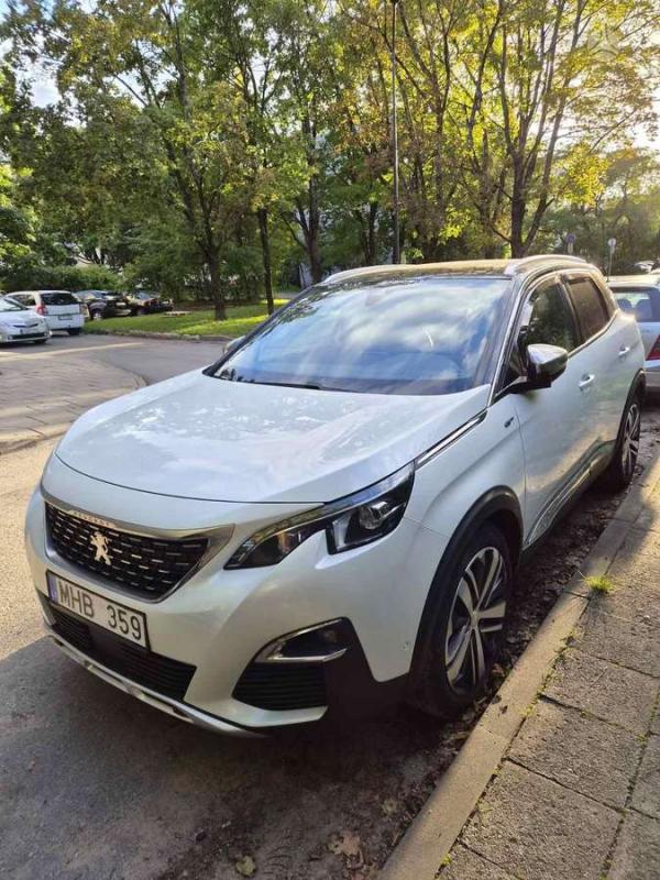 Peugeot 3008 2017 in Vilnius on AUTOMOTO.COM.LV White Peugeot 3008 2017 in Vilnius, with an engine capacity of 2.00 L and mileage of 292 thousand km for 11900 €, photo 6 on AUTOMOTO.COM.LV