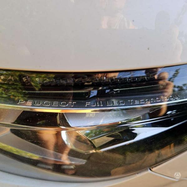 Peugeot 3008 2017 in Vilnius on AUTOMOTO.COM.LV White Peugeot 3008 2017 in Vilnius, with an engine capacity of 2.00 L and mileage of 292 thousand km for 11900 €, photo 7 on AUTOMOTO.COM.LV