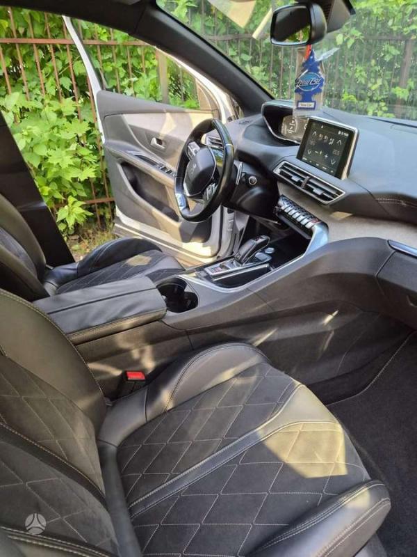 Peugeot 3008 2017 in Vilnius on AUTOMOTO.COM.LV White Peugeot 3008 2017 in Vilnius, with an engine capacity of 2.00 L and mileage of 292 thousand km for 11900 €, photo 11 on AUTOMOTO.COM.LV