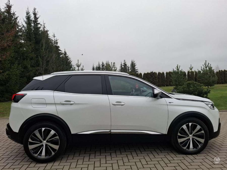 White Peugeot 3008 2018 in Kaunas, with an engine capacity of 2.00 L and mileage of 130 thousand km for 14800 €, photo 5 on AUTOMOTO.COM.LV