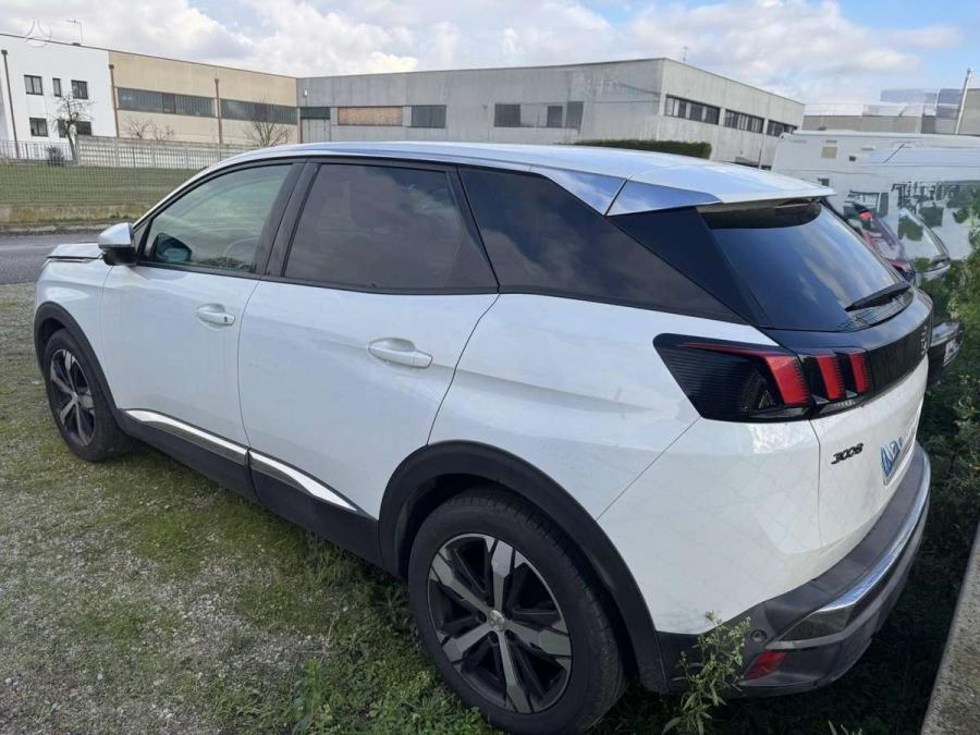 Balts Peugeot 3008 2018 Tauragė, ar dzinēja tilpumu 1.50 L un nobraukumu 200 tūkst. km par 9800 €, foto 5 vietnē AUTOMOTO.COM.LV