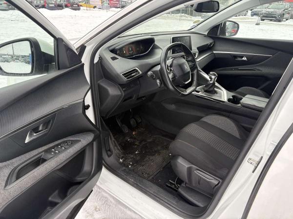 White Peugeot 3008 2018 in Kaunas, with an engine capacity of 1.56 L and mileage of 290 thousand km for 7999 €, photo 9 on AUTOMOTO.COM.LV
