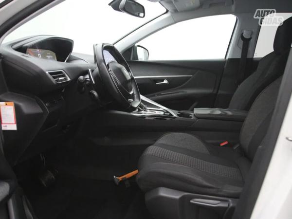 White Peugeot 3008 2018 in Vilnius, with an engine capacity of 1.20 L and mileage of 173 thousand km for 10999 €, photo 4 on AUTOMOTO.COM.LV