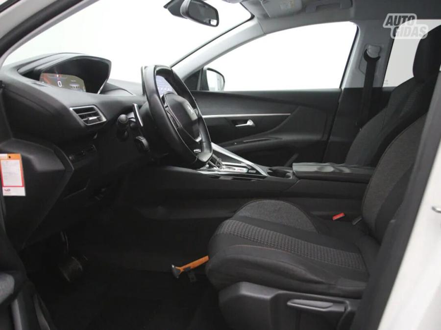 Balts Peugeot 3008 2018 Viļņa, ar dzinēja tilpumu 1.20 L un nobraukumu 173 tūkst. km par 10999 €, foto 5 vietnē AUTOMOTO.COM.LV